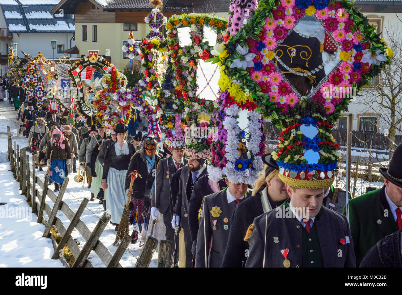 Bad Hofgastein: Perchtenlauf (Percht Perchten mask procession ...