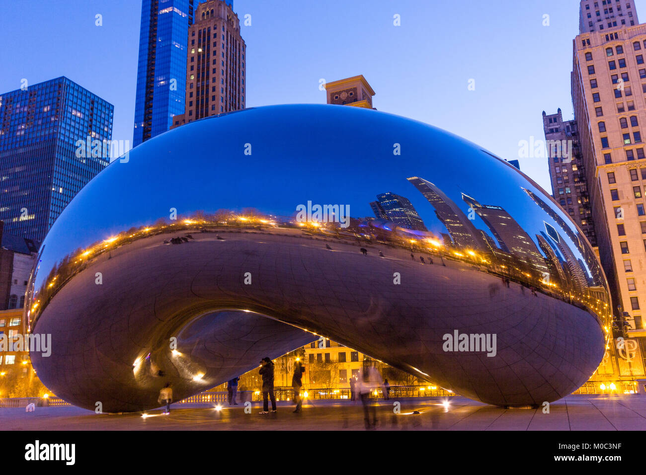 Sculpture bean chicago architecture hi-res stock photography and images ...