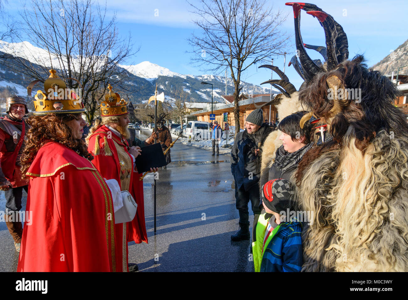 Bad Hofgastein: Perchtenlauf (Percht Perchten mask procession ...