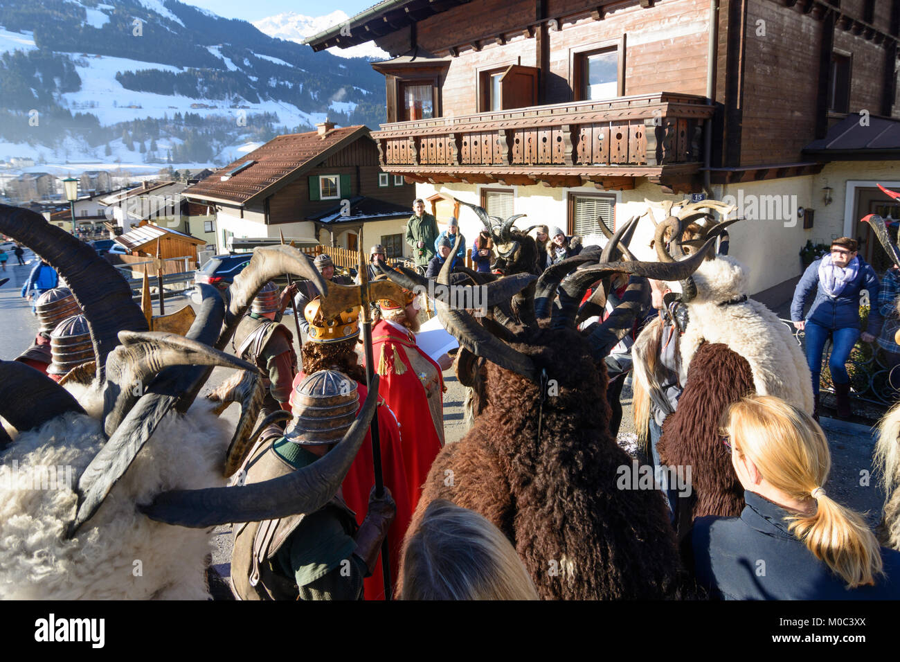 Bad Hofgastein: Perchtenlauf (Percht Perchten mask procession ...