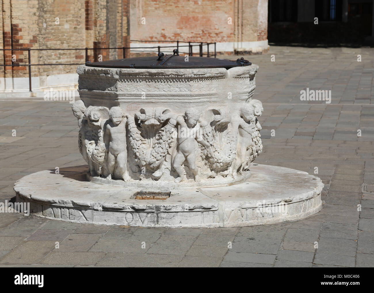 Venice Italy ancient stone well for rainwater collection Stock Photo ...