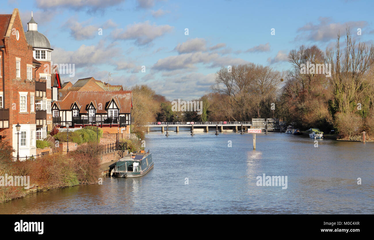River Thames viewed from Windsor & Eton Bridge in Royal Berkshire Stock ...
