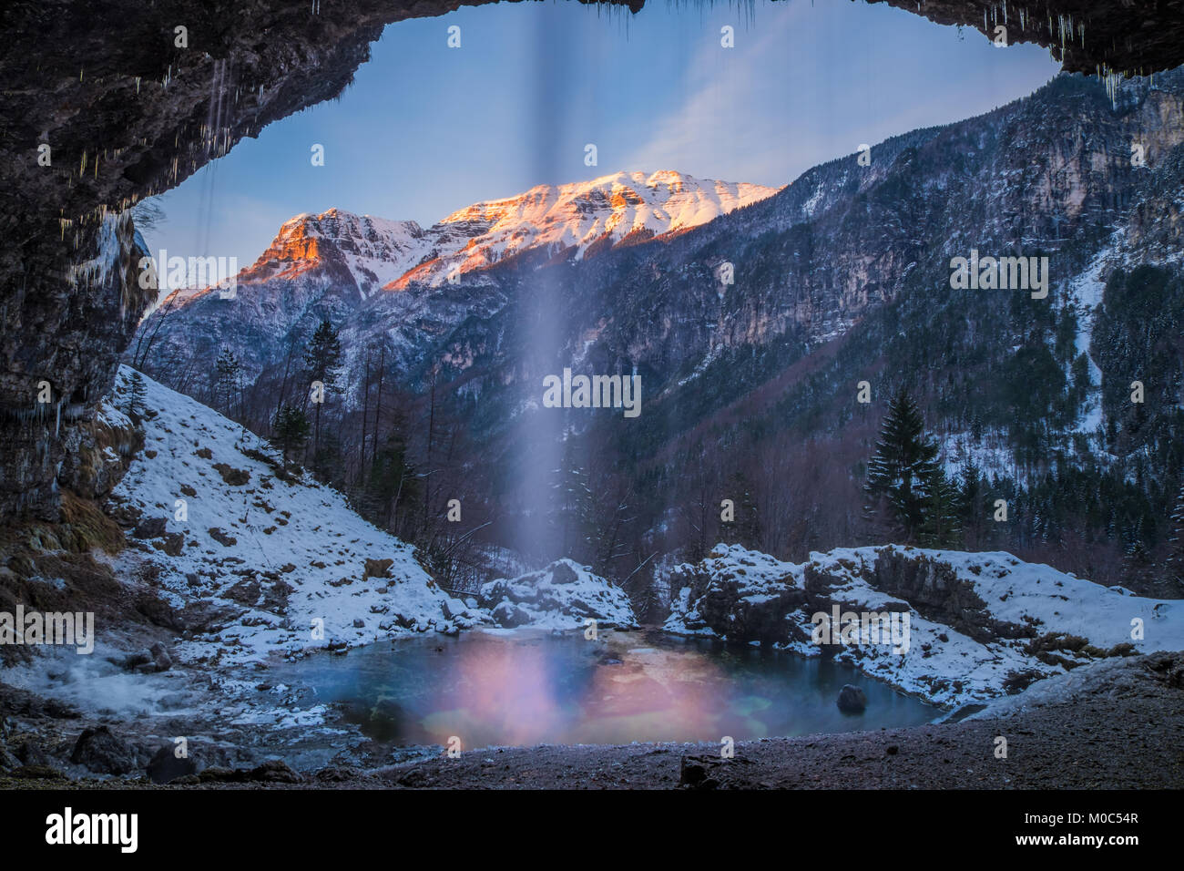 Cave mountain snow hi-res stock photography and images - Alamy