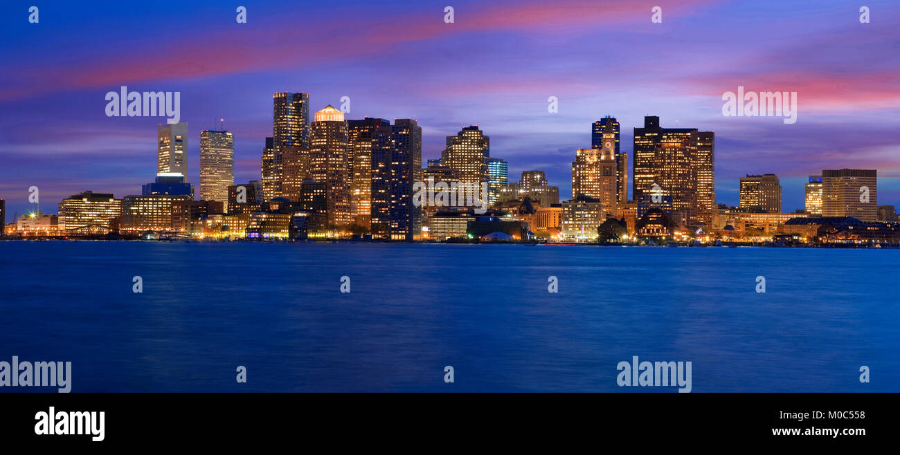 Sunset on boston skyline hi-res stock photography and images - Alamy