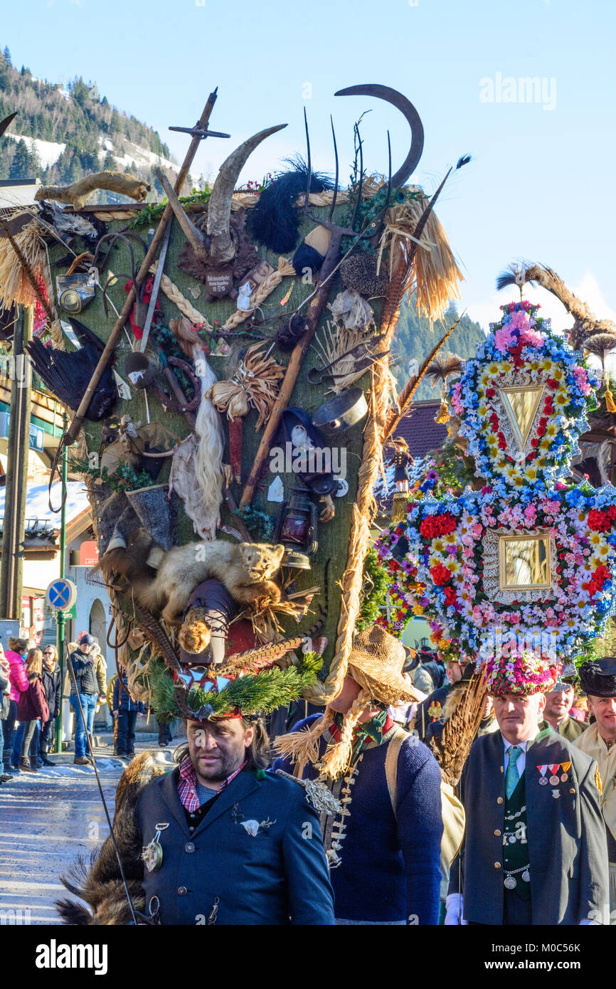 Bad Hofgastein: Perchtenlauf (Percht Perchten mask procession ...