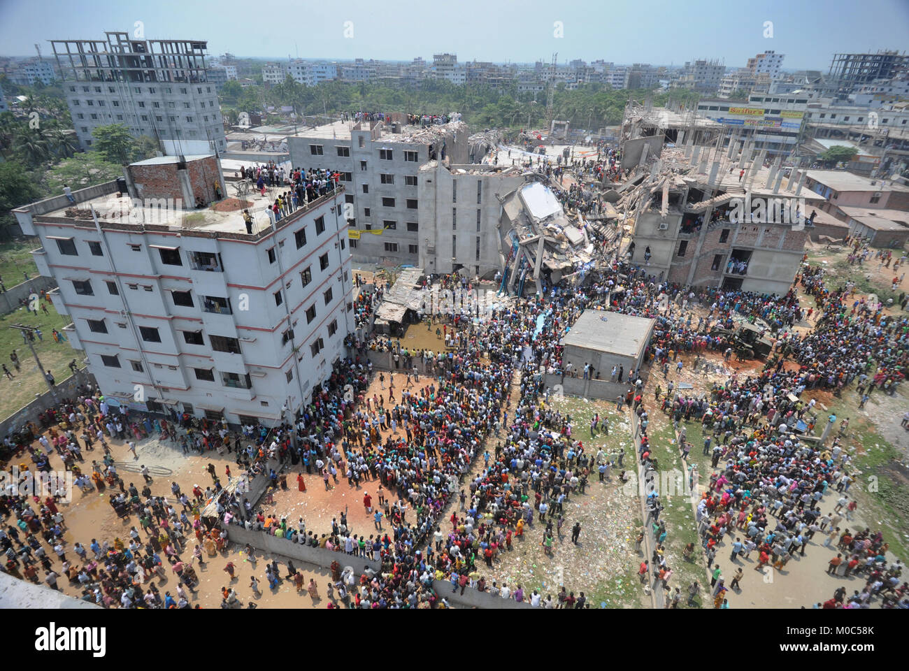 Rana plaza factory collapse bangladesh hi-res stock photography and ...
