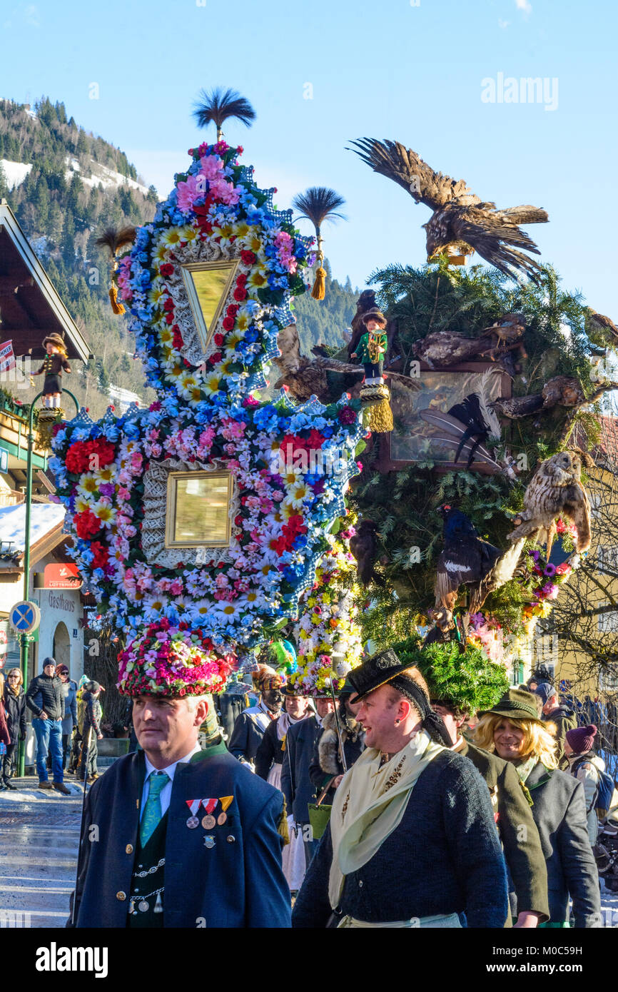 Bad Hofgastein: Perchtenlauf (Percht Perchten mask procession ...