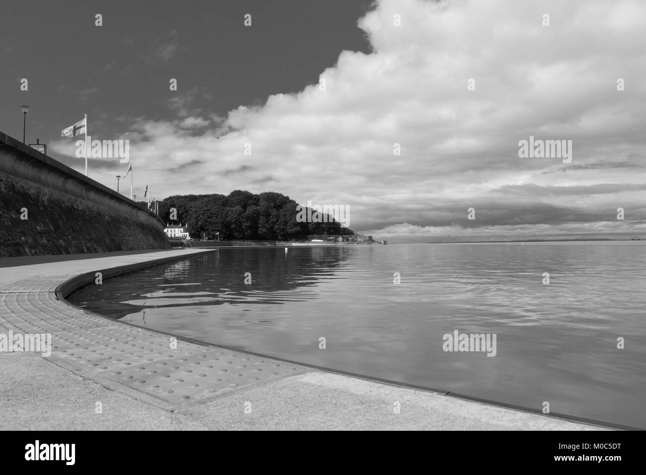 Outdoor tidal swimming pool Black and White Stock Photos & Images - Alamy