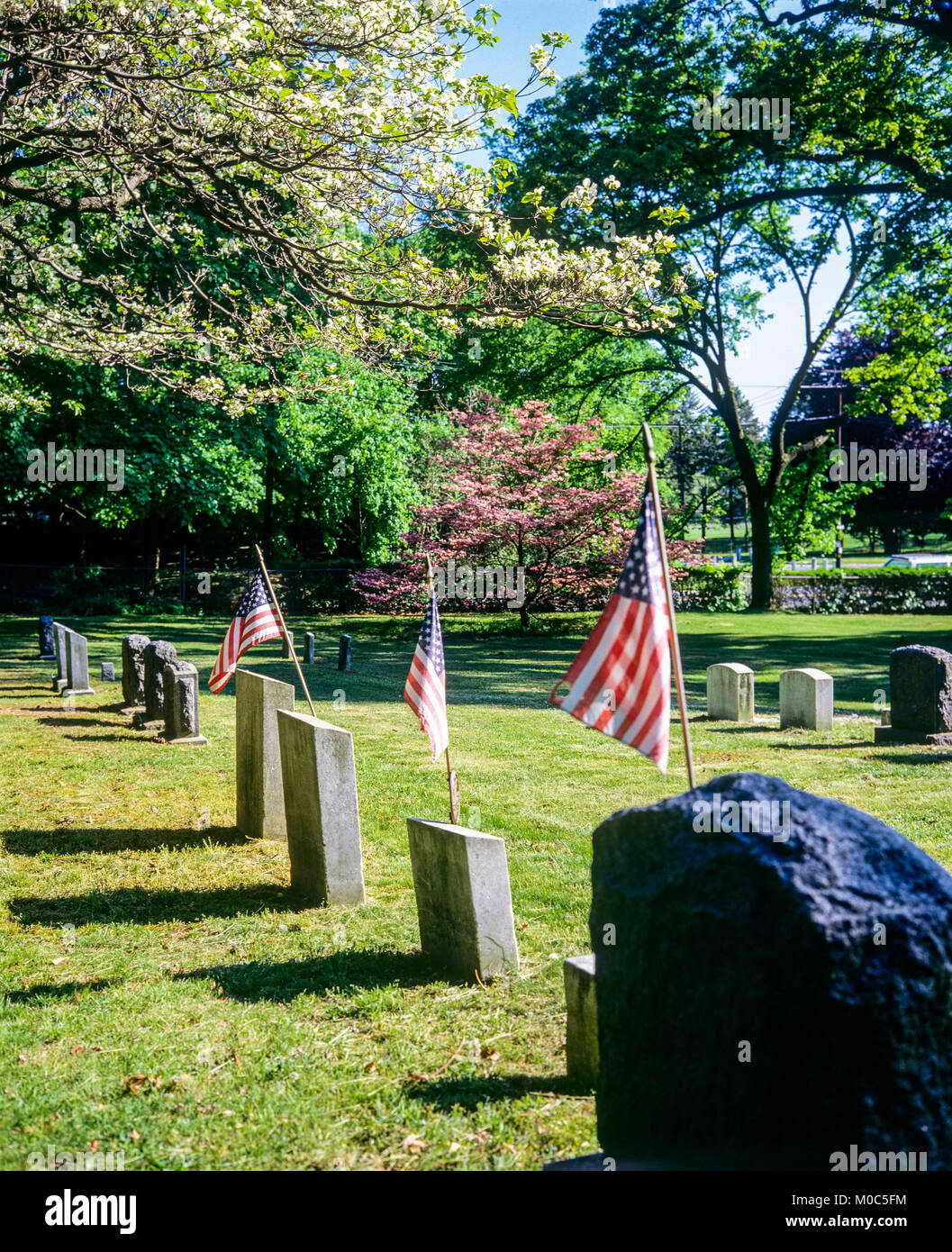 Photographs of american cemetery hi-res stock photography and images ...