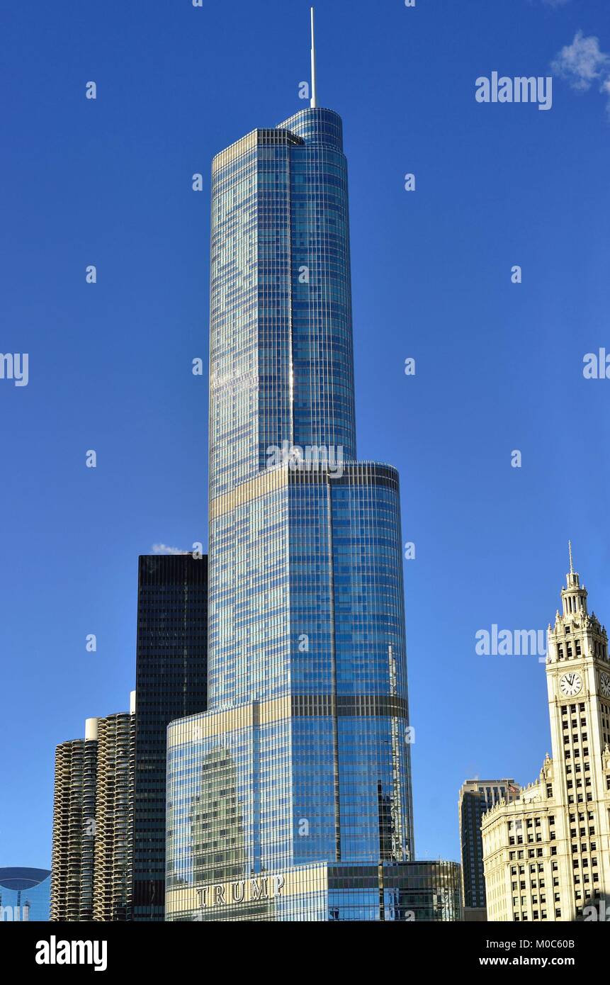 Downtown loop hi-res stock photography and images - Alamy