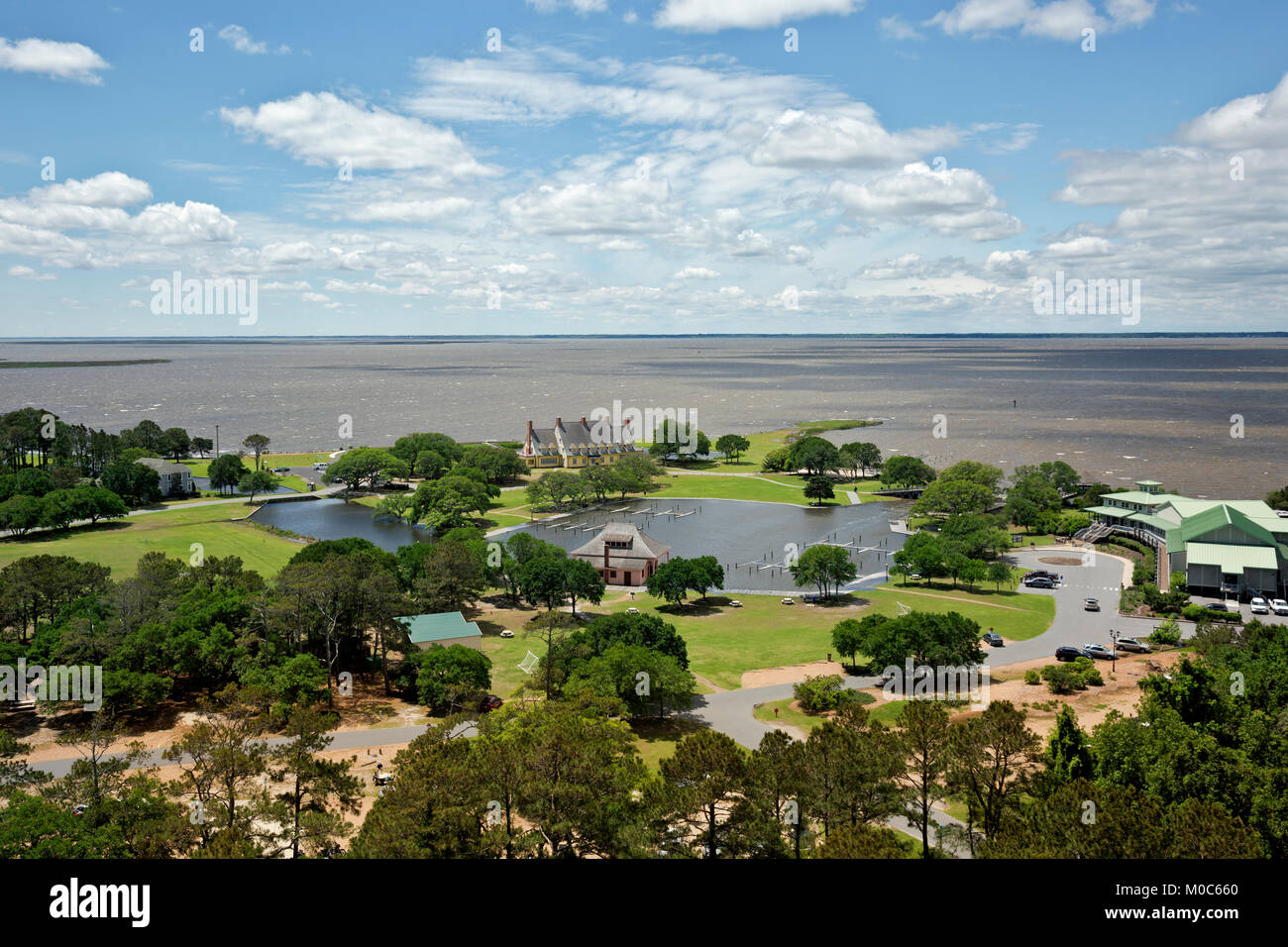 NC01361-00...NORTH CAROLINA - View southwest over the historic ...