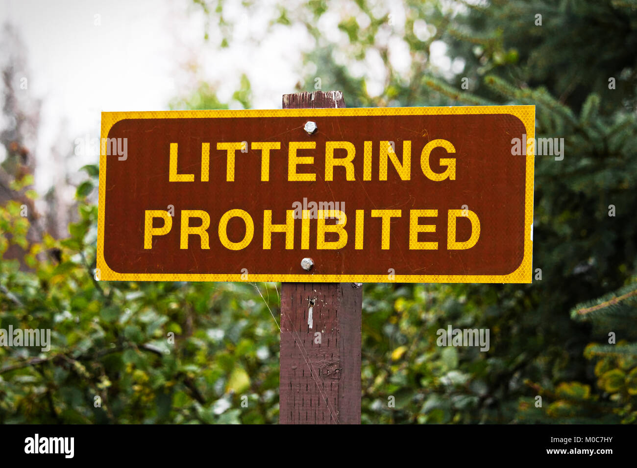 Littering prohibited sign hi-res stock photography and images - Alamy