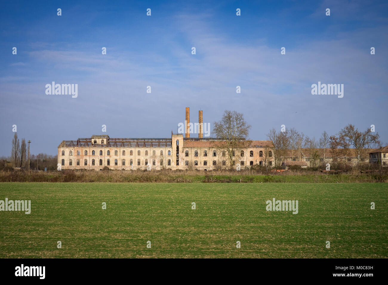 Old factory italy hi-res stock photography and images - Alamy