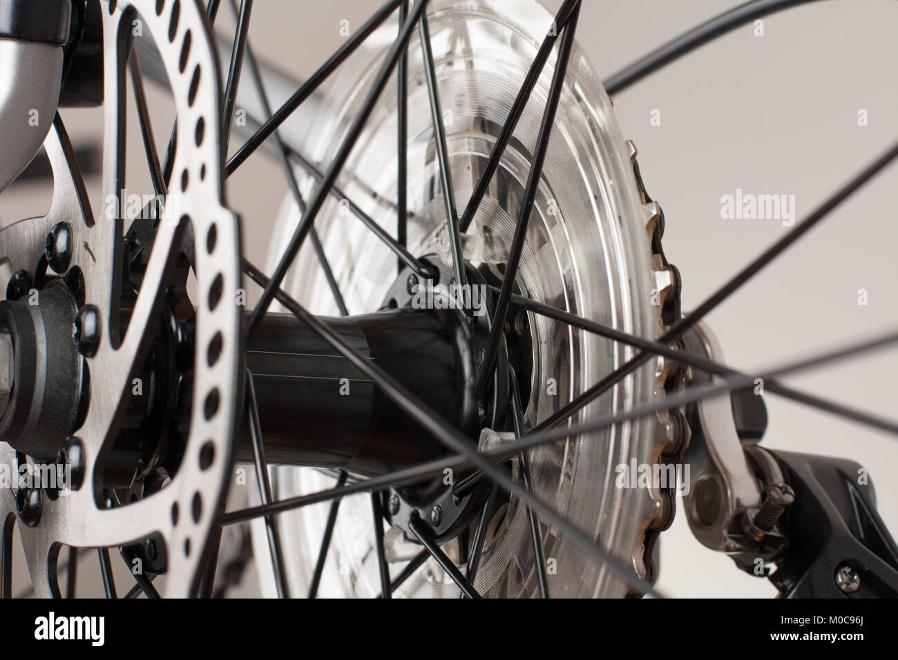 Mountain bike rear hub hi-res stock photography and images - Alamy