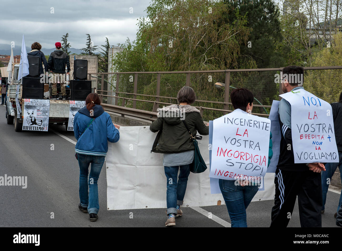 People protest against pollution Stock Photo - Alamy