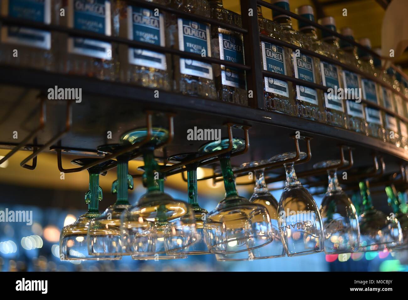 Traditional English Pub Stock Photo - Alamy