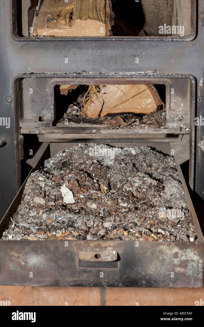 Full of ashes hi-res stock photography and images - Alamy