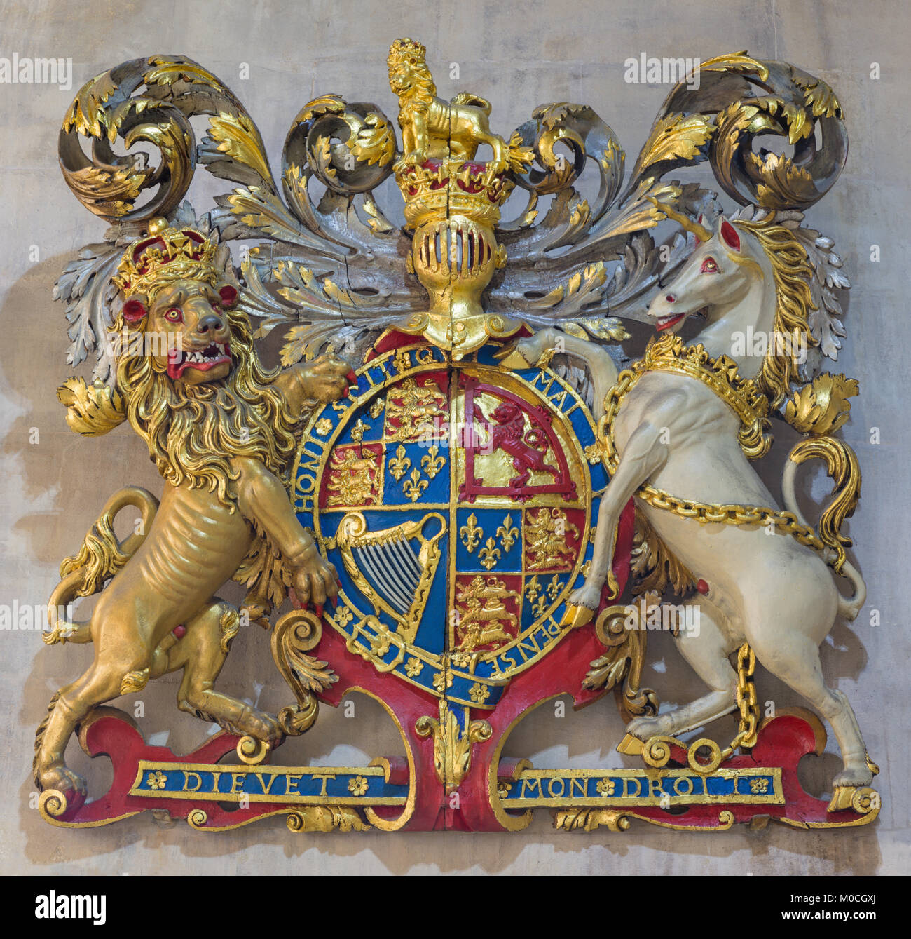 Royal arms of england hi-res stock photography and images - Alamy