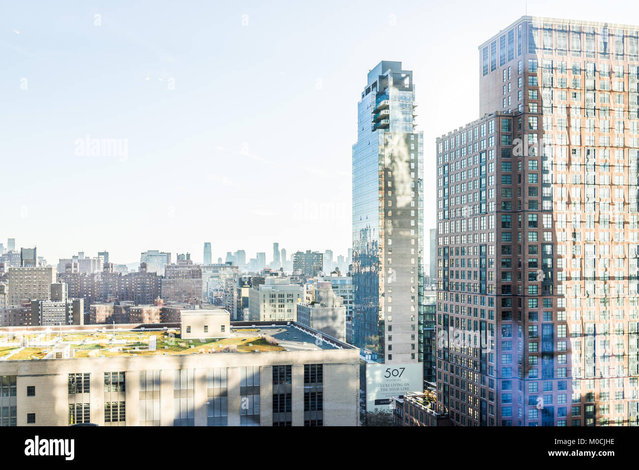 New york city rooftop garden hi-res stock photography and images - Alamy