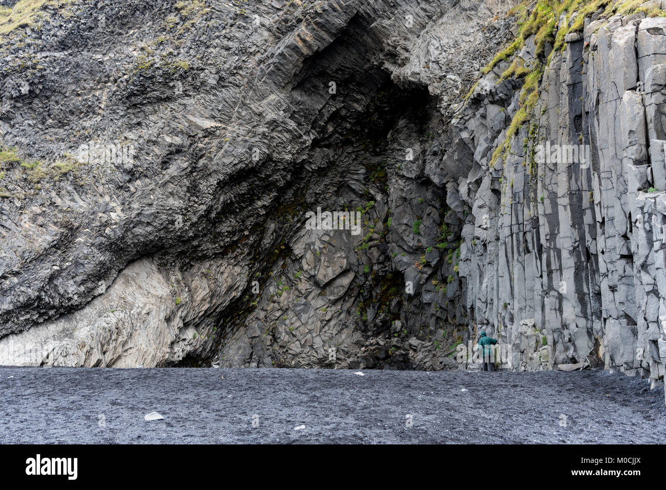 Basalt cave entrance at the Vik beach Stock Photo - Alamy