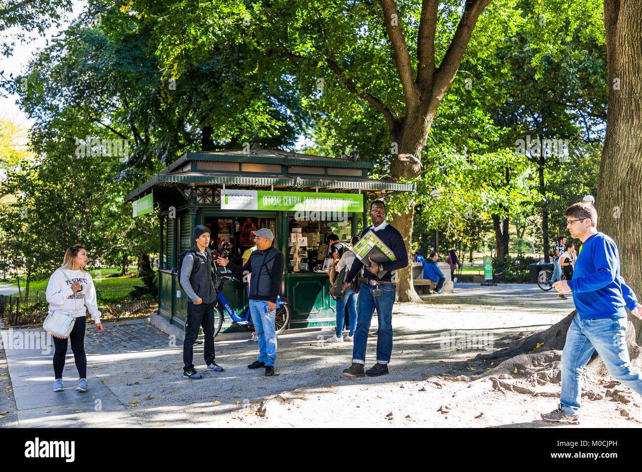 Central park new york map hi-res stock photography and images - Alamy
