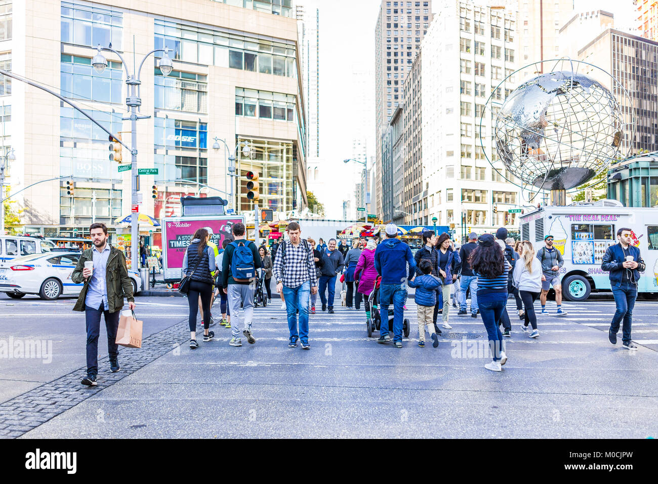 Crowded street of people nyc hi-res stock photography and images - Alamy