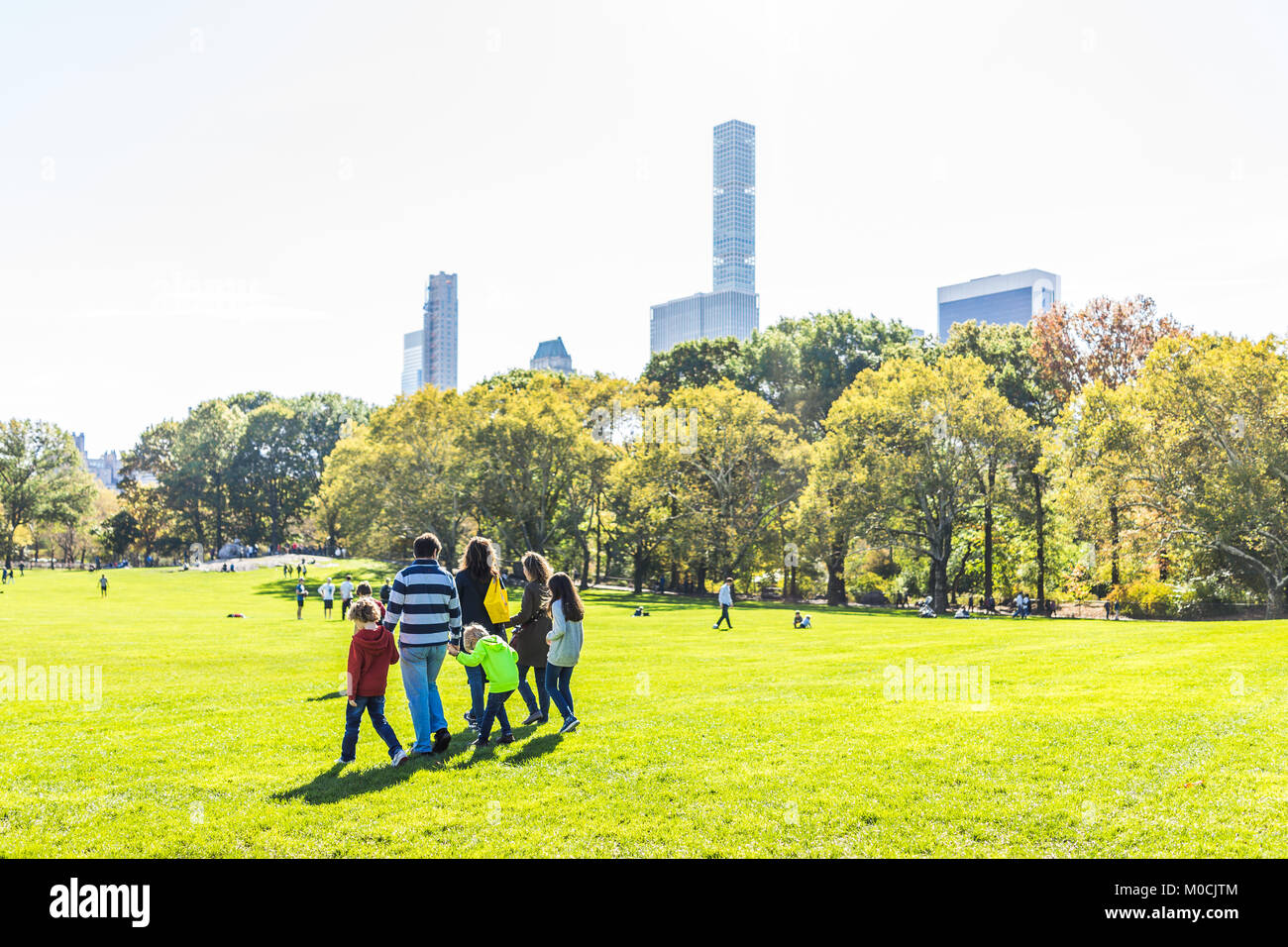 Family fun in central park hi-res stock photography and images - Alamy