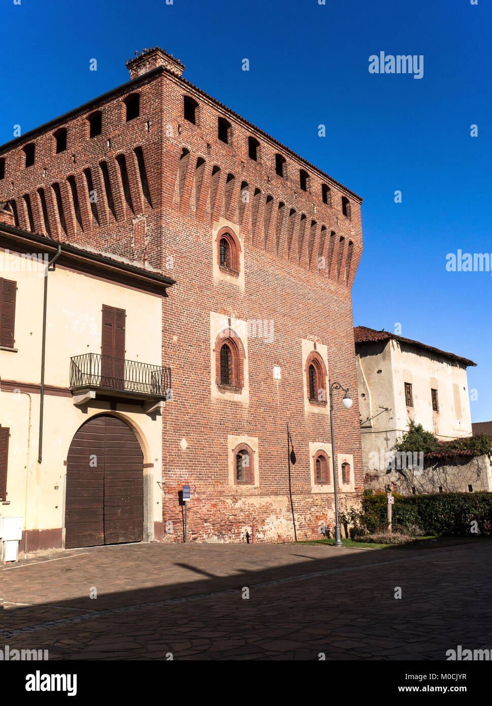 the charm of the Middle Ages in the small country castle near Novara ...