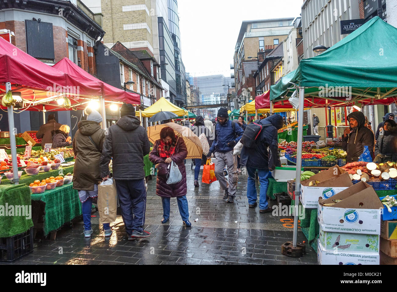 Surrey street market stalls surrey hi-res stock photography and images ...