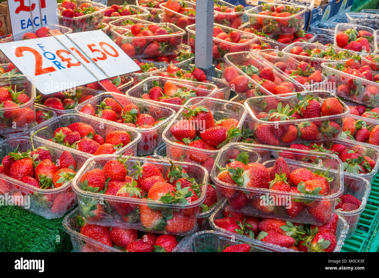 Strawberries fruit stall display hi-res stock photography and images ...
