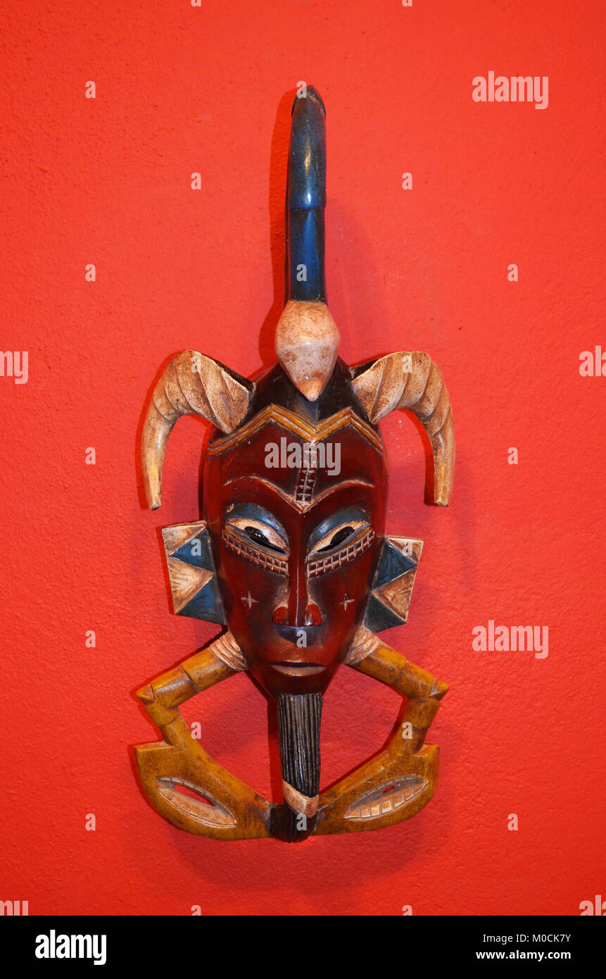 Zulu mask hi-res stock photography and images - Alamy