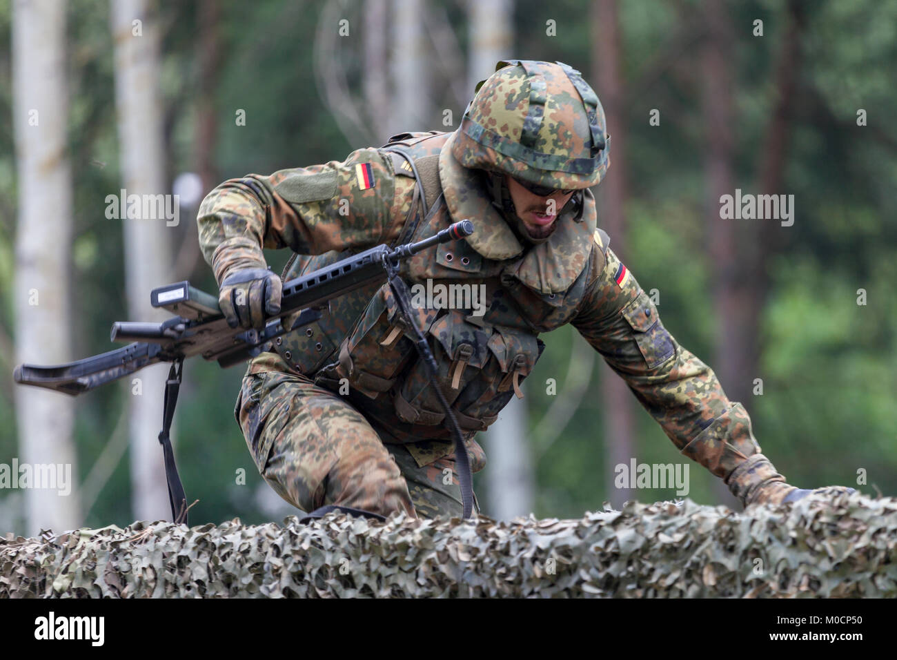 Heckler koch g36 assault rifle hi-res stock photography and images - Alamy