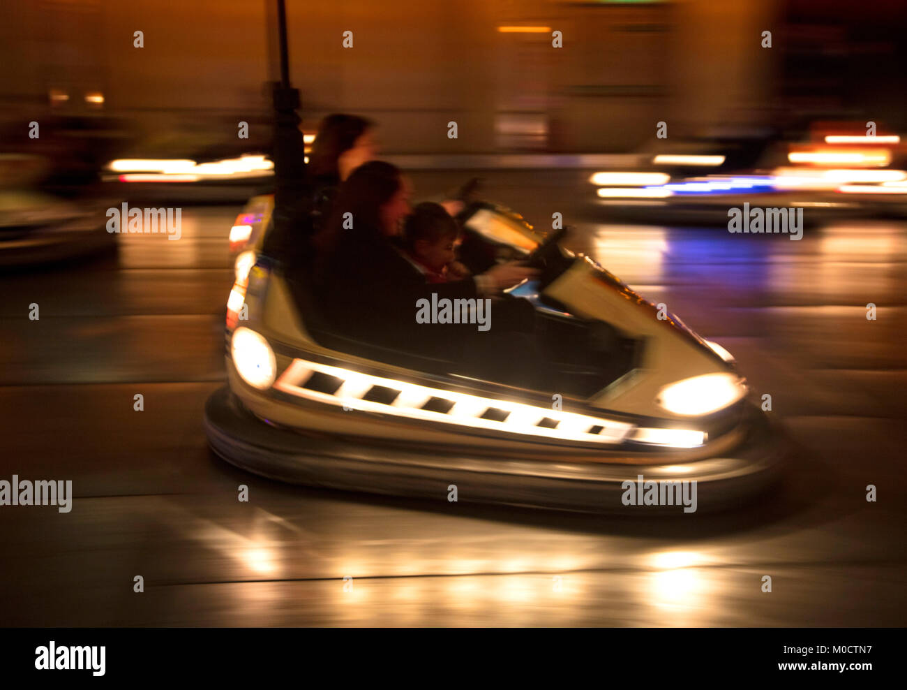 Family fun fairground hi-res stock photography and images - Alamy