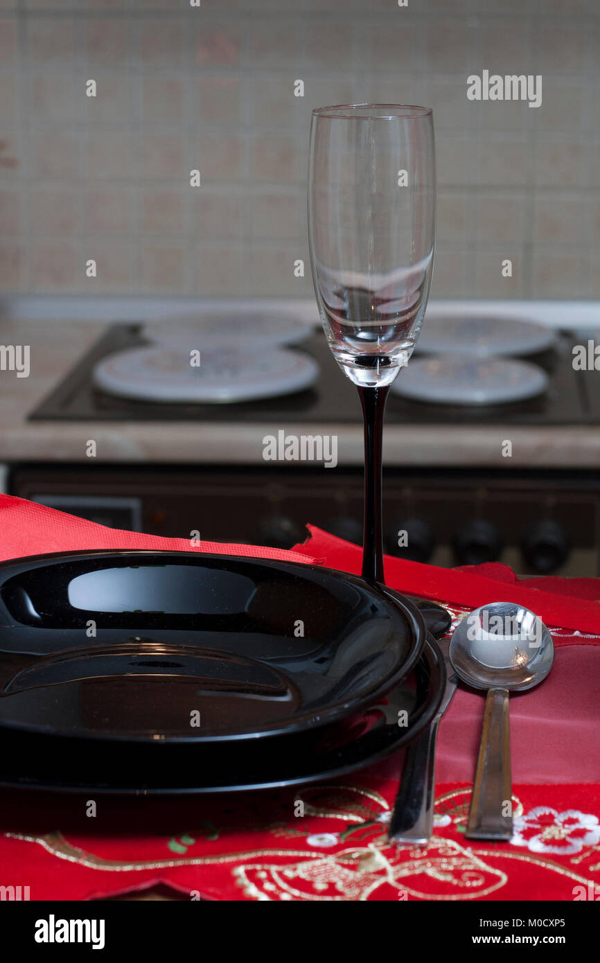 Single setting at a dinner table Stock Photo - Alamy