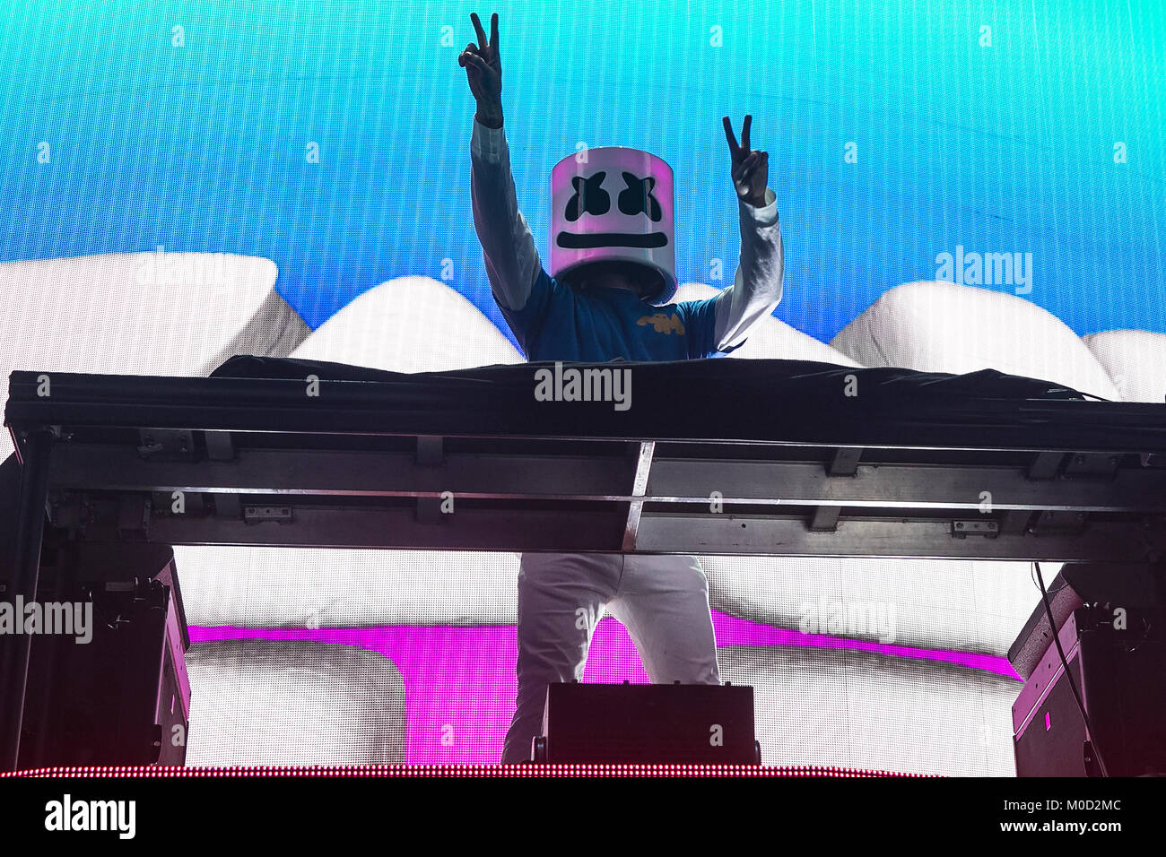 Marshmello hi-res stock photography and images - Alamy
