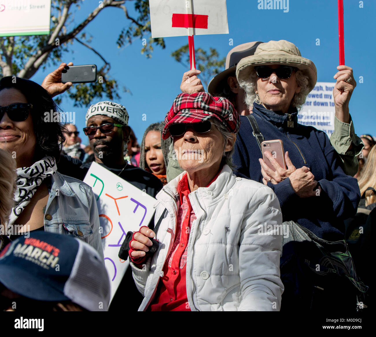 Los Angeles, California, USA. 20th Jan, 2018. Thousands of men, women ...