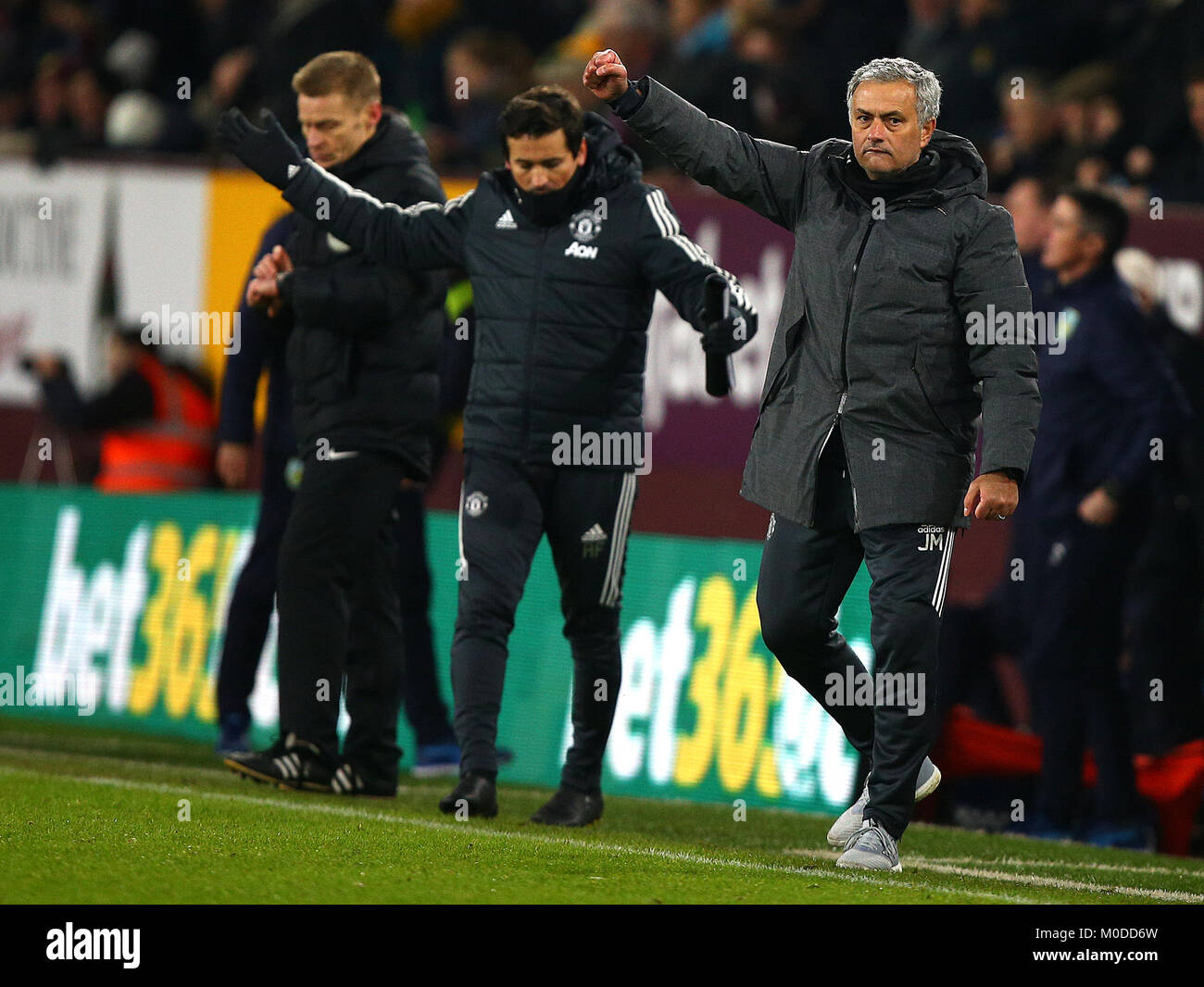 Manchester United manager Jose Mourinho celebrate their victory after ...