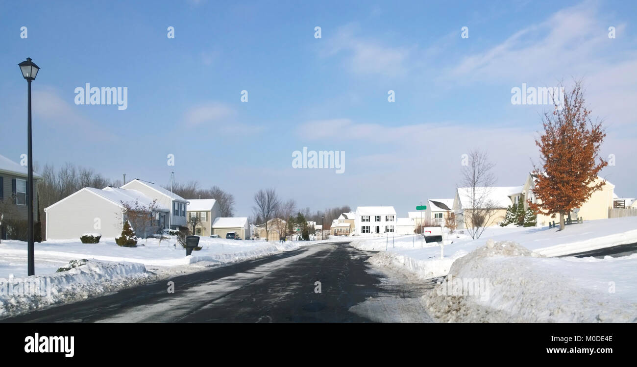 Suburban town hi-res stock photography and images - Alamy