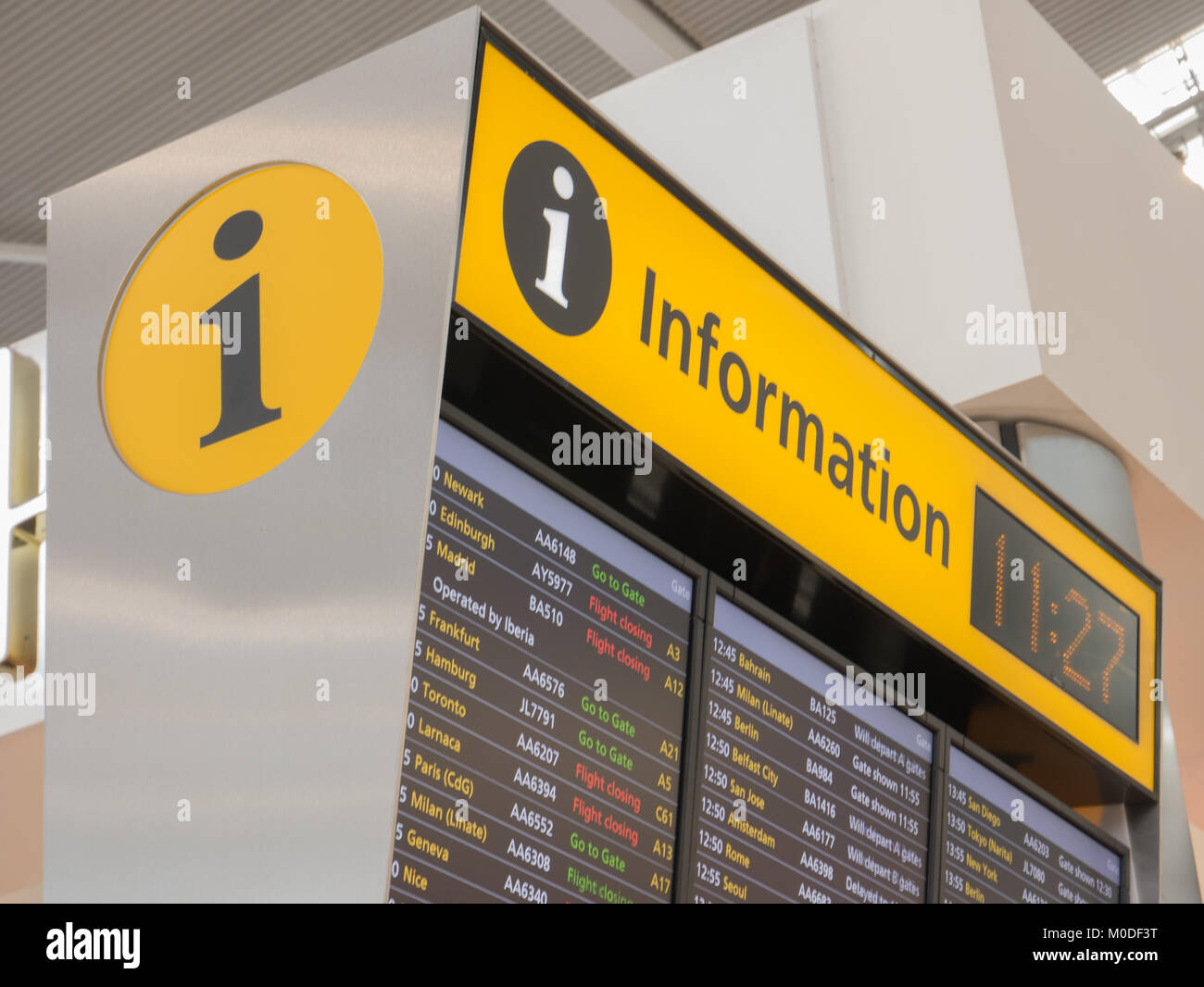 Photo digital departure board hi-res stock photography and images - Alamy