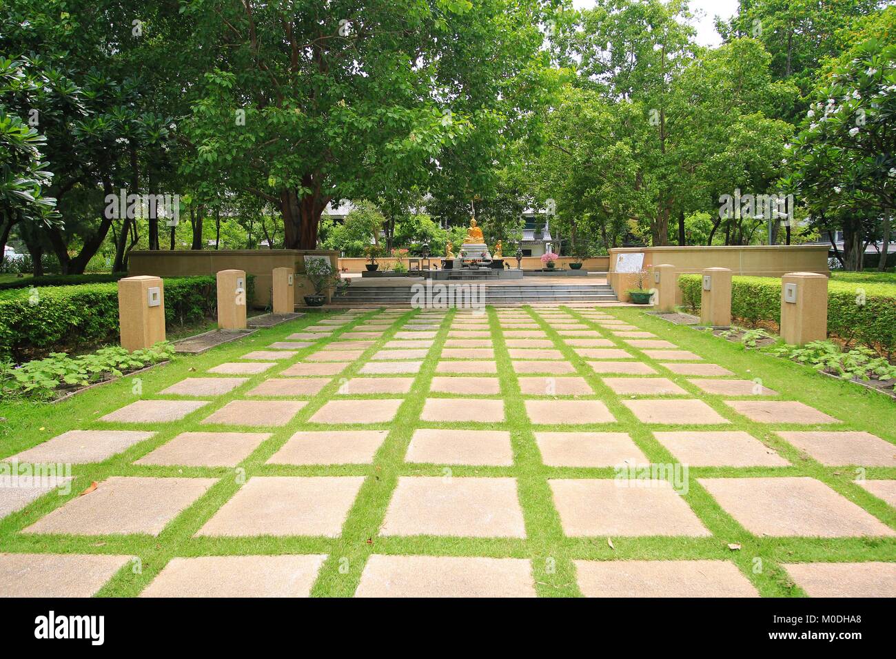 Twisting pathway hi-res stock photography and images - Alamy