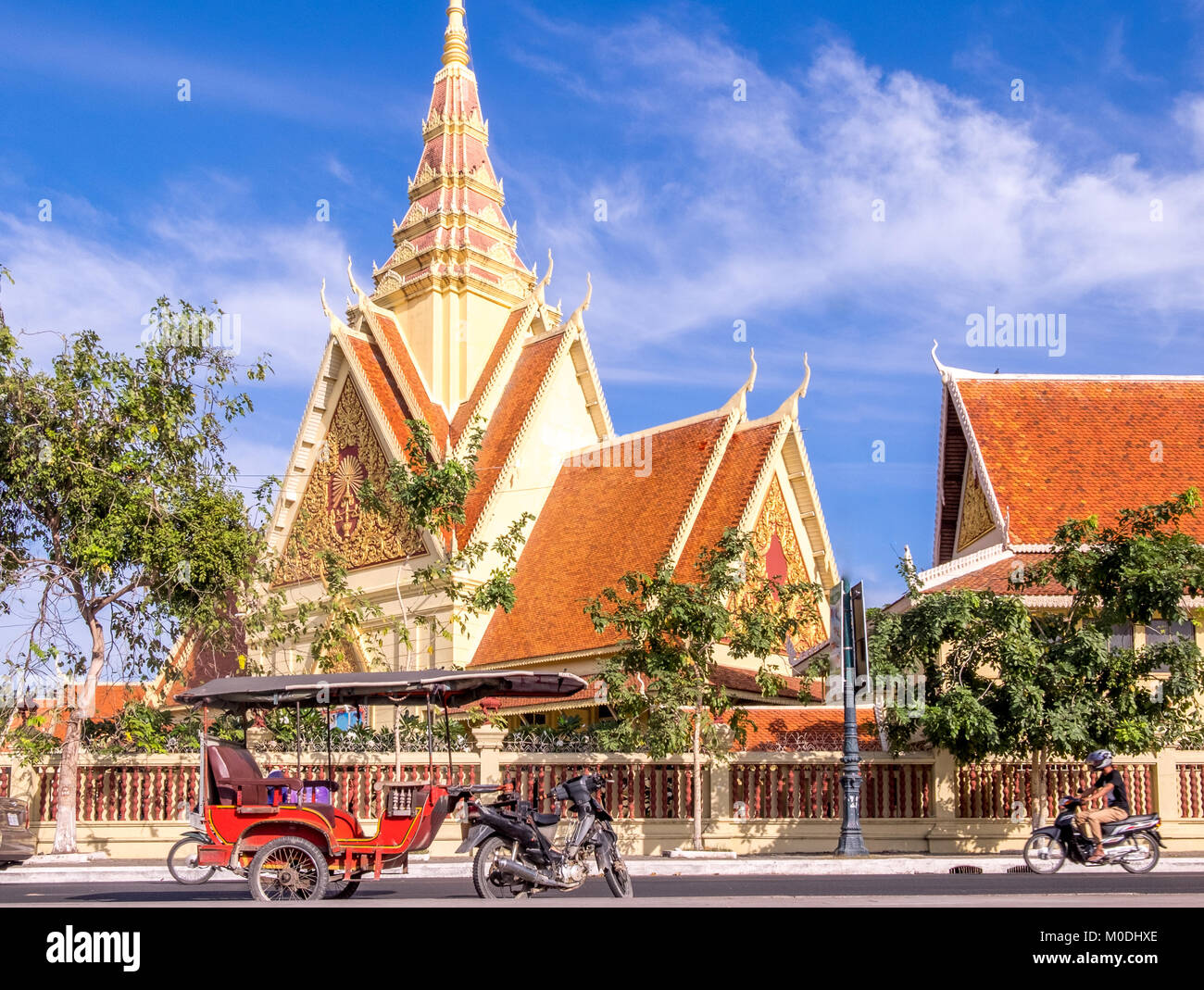 Courthouse of the Cambodia Supreme Court in Phnom Penh Stock Photo - Alamy