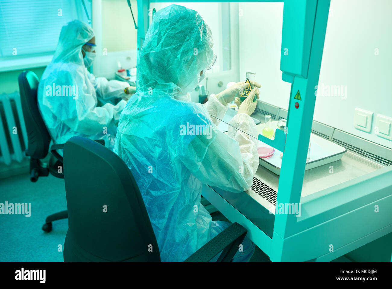Medical lab hi-res stock photography and images - Alamy