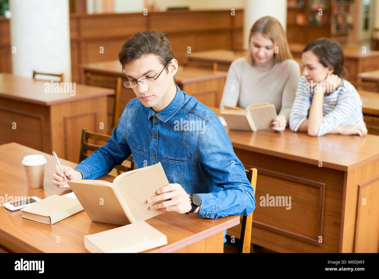 Working process hi-res stock photography and images - Alamy