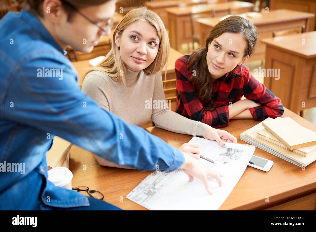 Man exam room hi-res stock photography and images - Alamy