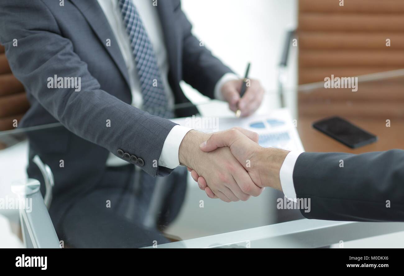 welcome and handshake business partners Stock Photo - Alamy