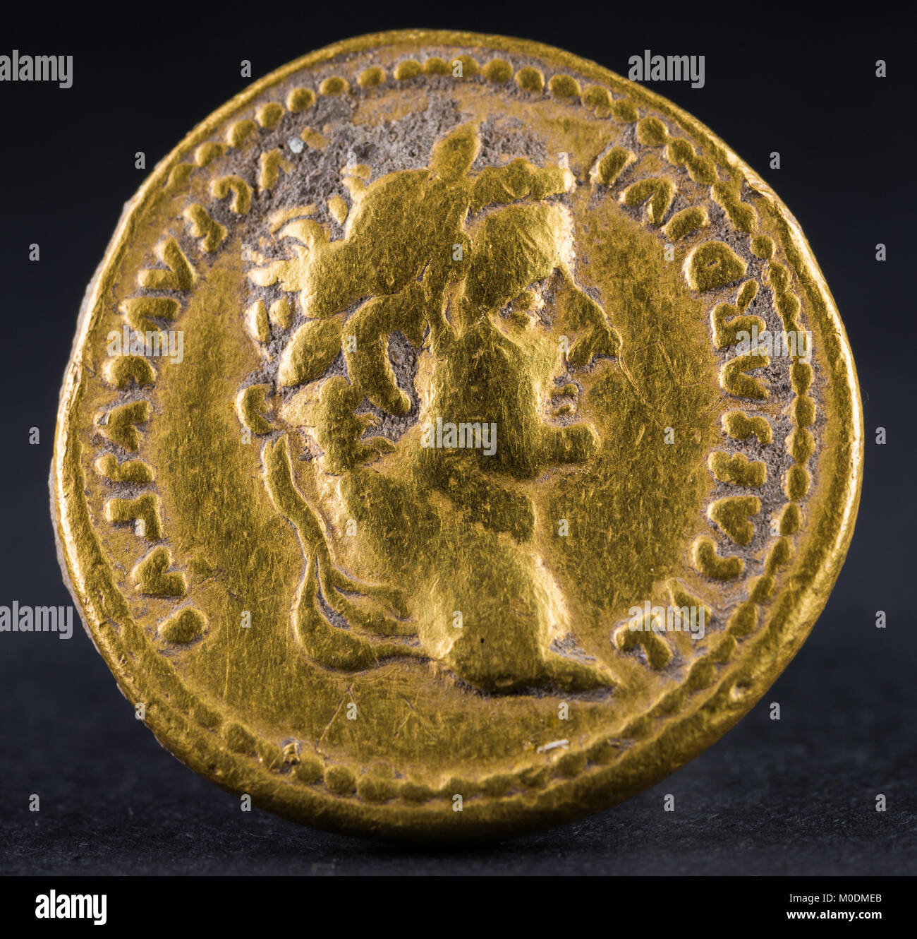Gold aureus coin augustus hi-res stock photography and images - Alamy