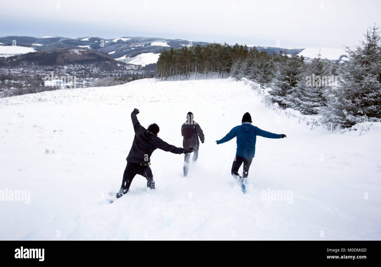 Cross country runners set off through heavy snow around Peebles in the ...