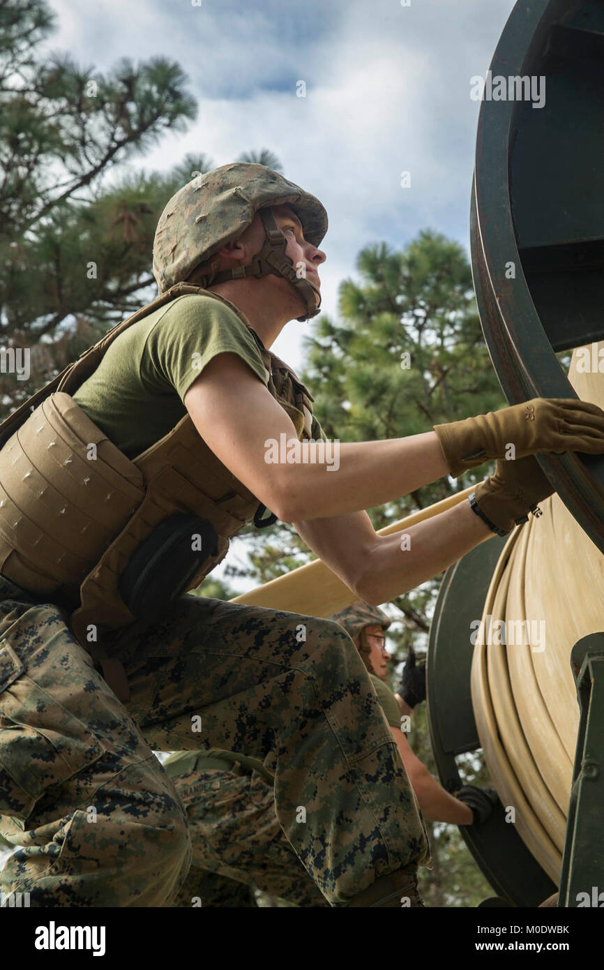 U s marines bulk fuel company hi-res stock photography and images - Alamy