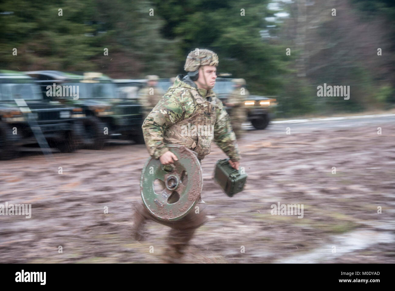 U.S. Soldiers assigned to Headquarters and Headquarters Company, 1st ...