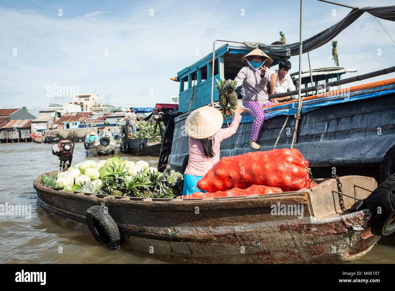 River traders, Mekong delta, Vietnam Stock Photo - Alamy